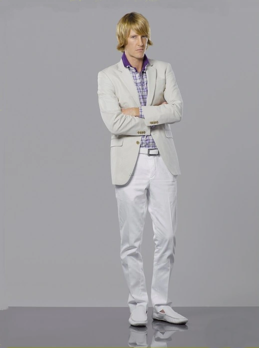 Nolan Ross - Revenge ABC Wiki