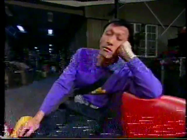 Image - JeffSleepingonHeyHeyIt'sSaturday.jpg - WikiWiggles